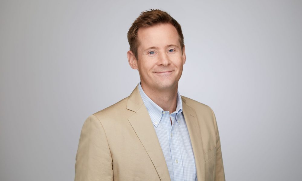 Meet Alex Helfers of Alex Helfers Design and Artiiste Fine Art Network in Lincoln Park - Voyage ...