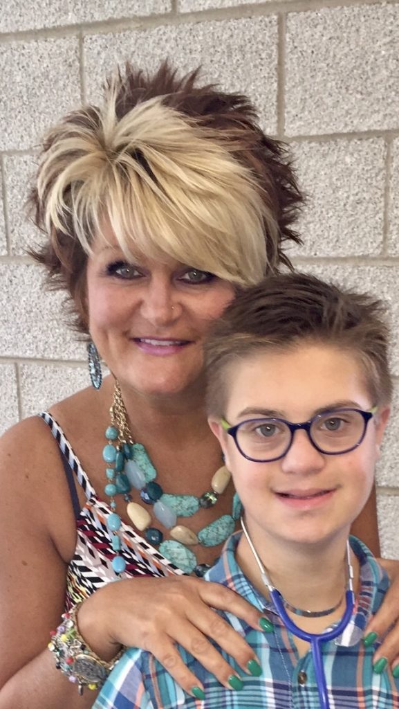 Meet Holly Simon of I AM WHO I AM - Voyage Chicago | Chicago City Guide