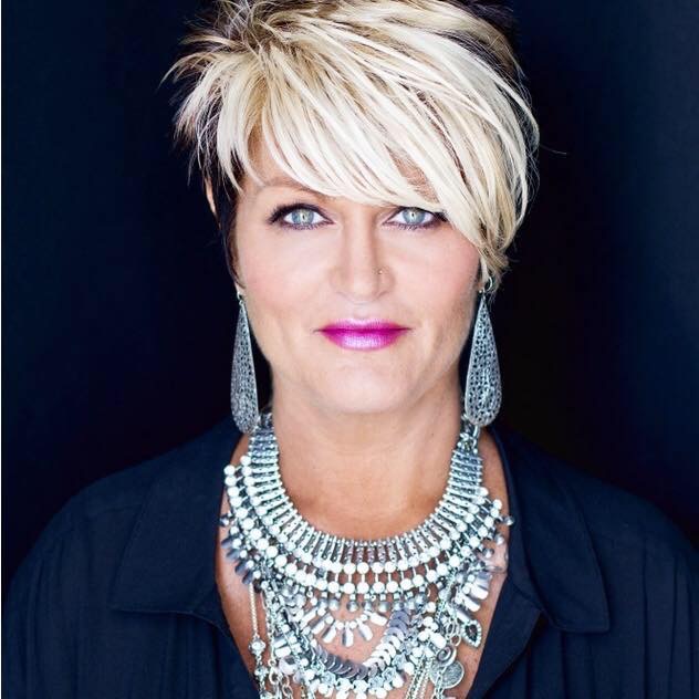 Holly Simon's Instagram, Twitter & Facebook on IDCrawl