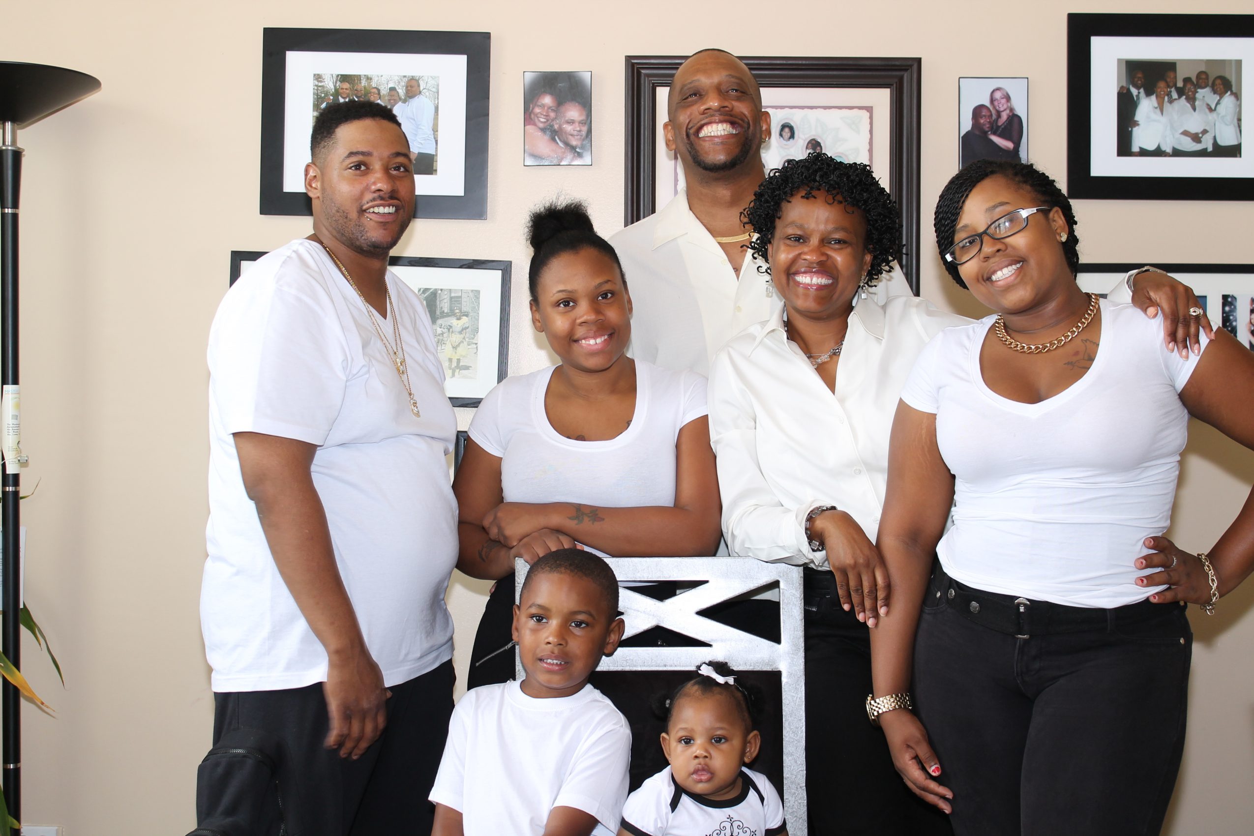 Whole_Fam_kids_sitting - Voyage Chicago | Chicago City Guide