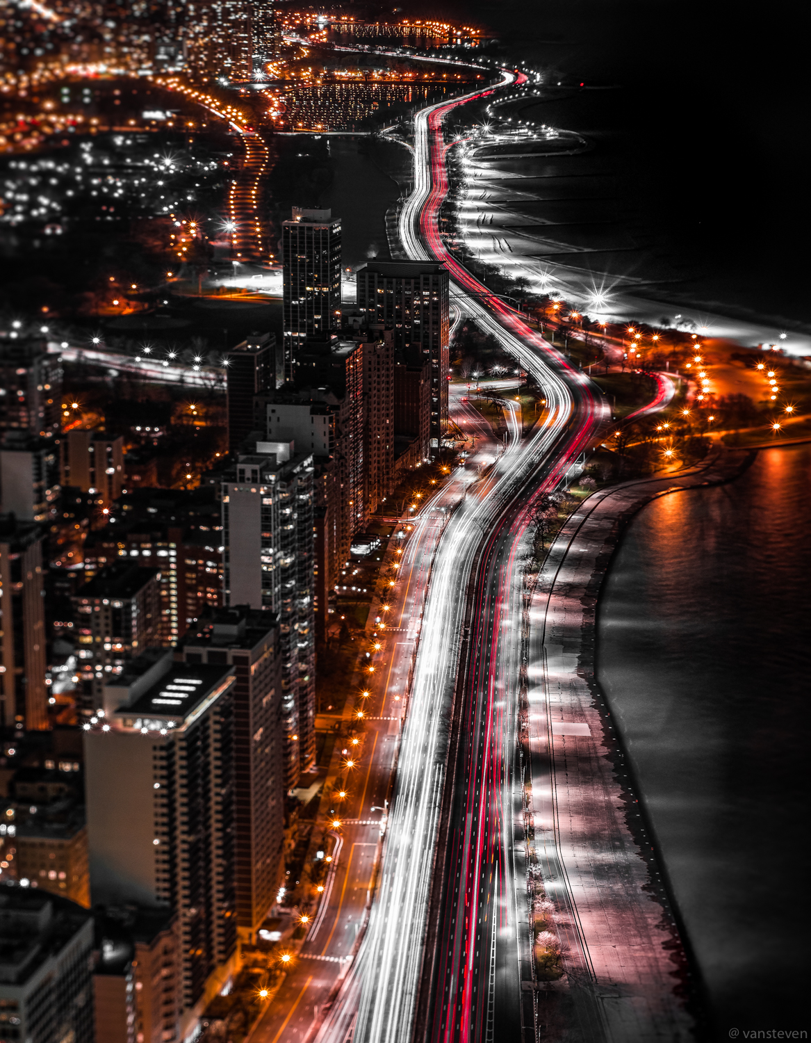 Laser_Shore_Drive - Voyage Chicago | Chicago City Guide